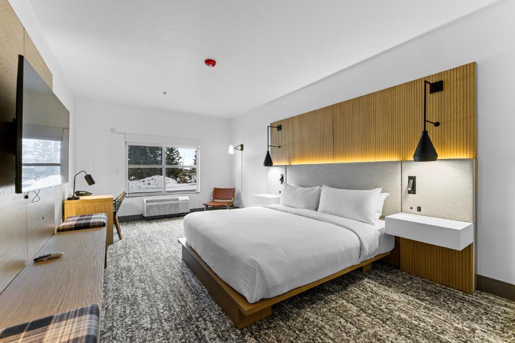 The Evergreen Hotel, McCall (updated prices 2025)