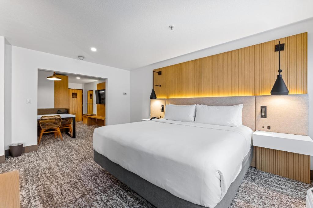 The Evergreen Hotel, McCall (updated prices 2025)