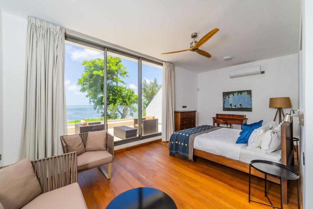 Stunning Beachfront Villa for a Perfect Getaway, Riambel (updated ...