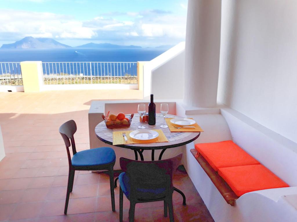 Bilocale Libeccio, Filicudi (updated prices 2026)