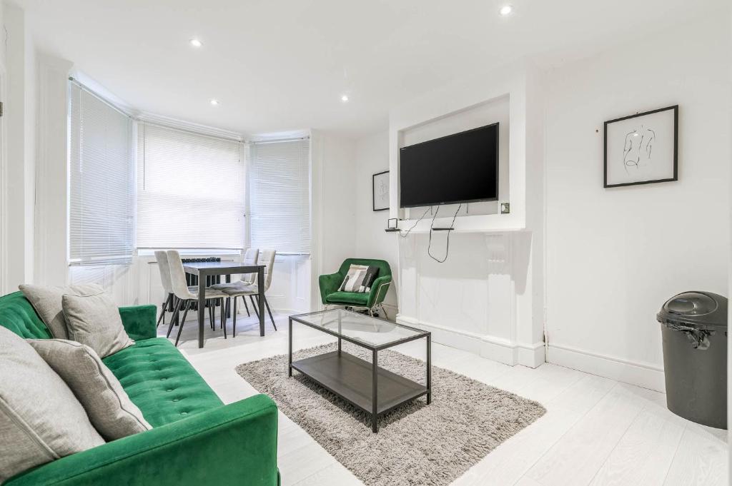 vibrant 2 Bedroom Apartment in Clapham, London (updated prices 2025)