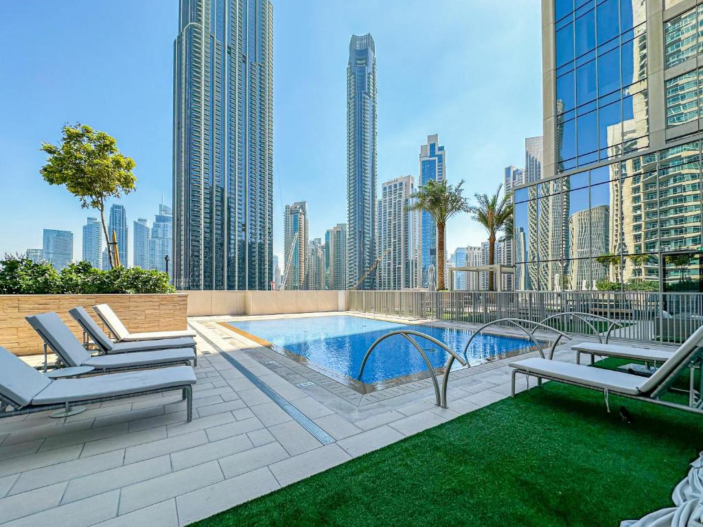 HiGuests - Contemporary Comfort 1BR Apt in Forte Tower 1, Dubai ...