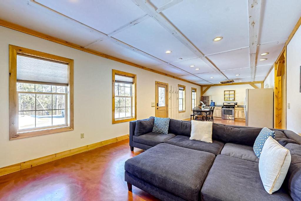 Traveler's Hideaway, Unit B, Ellsworth (updated prices 2025)