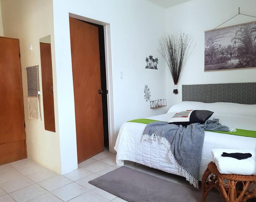 1BD apartment in central colebay walk to everywhere، Koolbaai (أسعار ...
