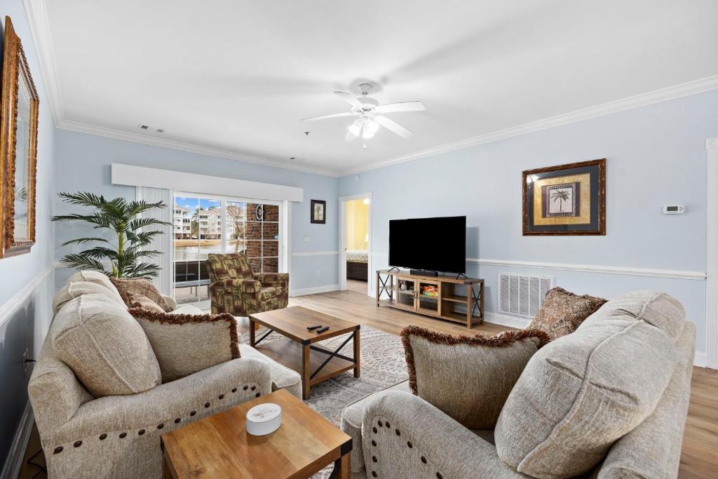 Beautifully Decorated 3 BR,2 Bath Condo, First floor wth Walk in Shower ...