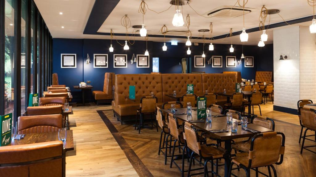 Holiday Inn Runcorn M56 Junction 12 by IHG, Runcorn (updated prices 2025)