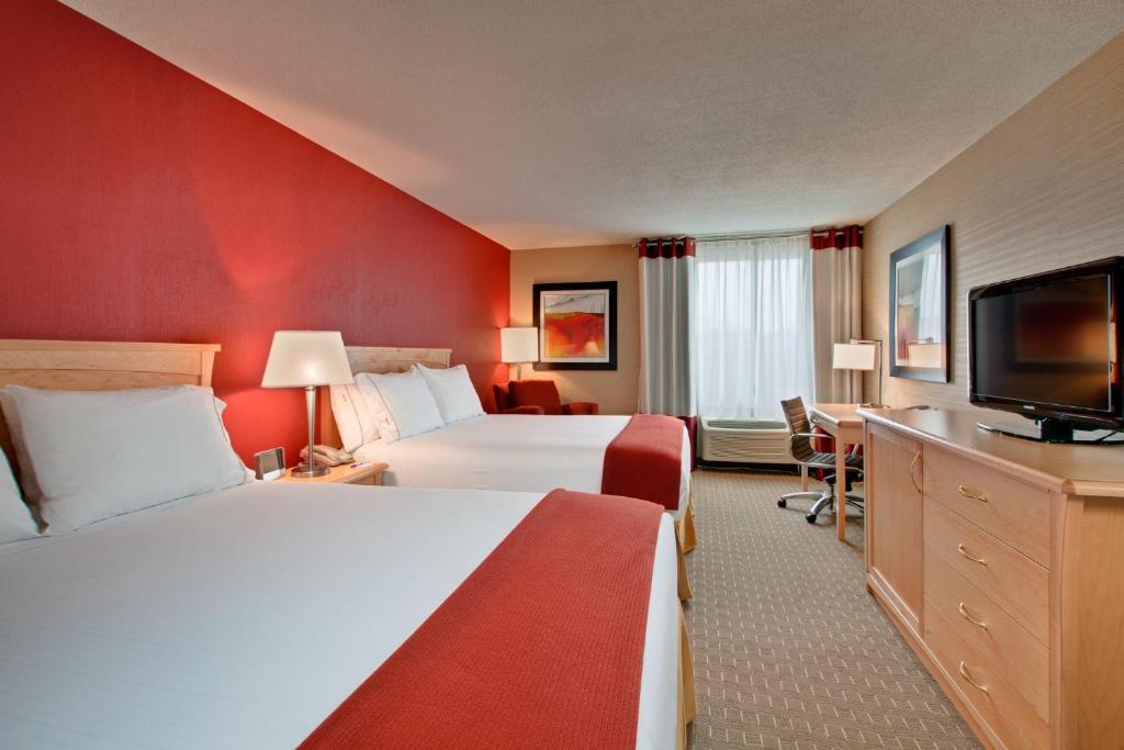 Holiday Inn Express Hotel & Suites Chatham South by IHG, Chatham ...