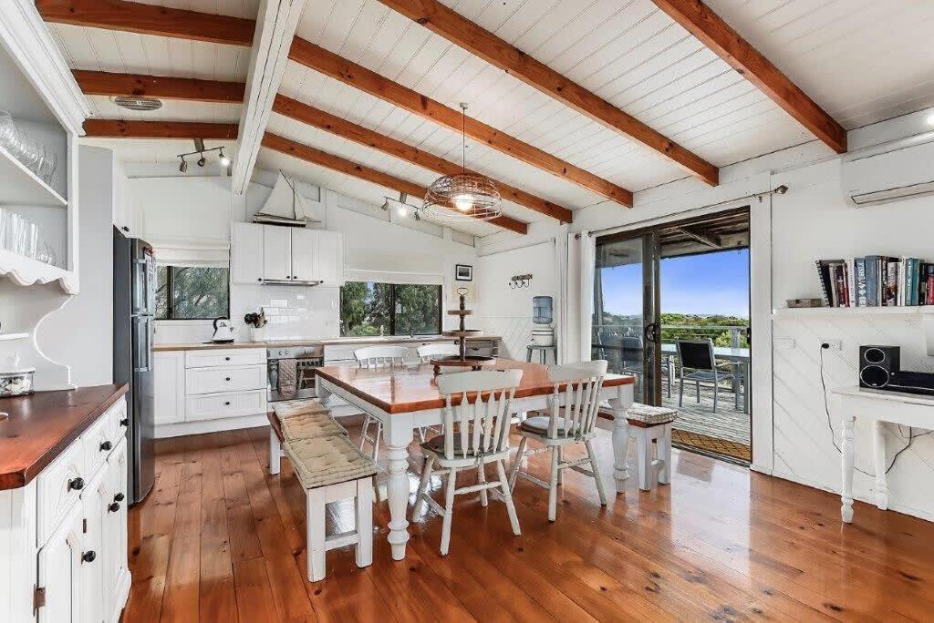 LONGUSTINE - Pet Friendly, Robe (updated prices 2025)