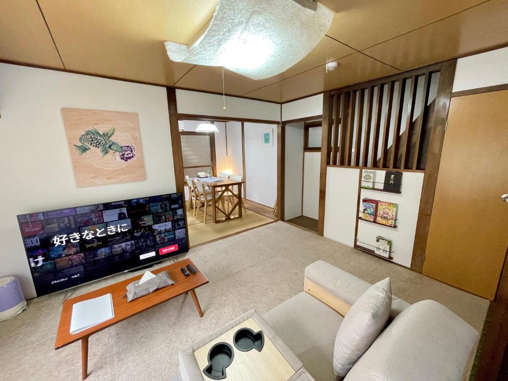 BLUE HOUSE - Traditional Home - 5min, Beach, Bus, Train, Beppu (updated ...
