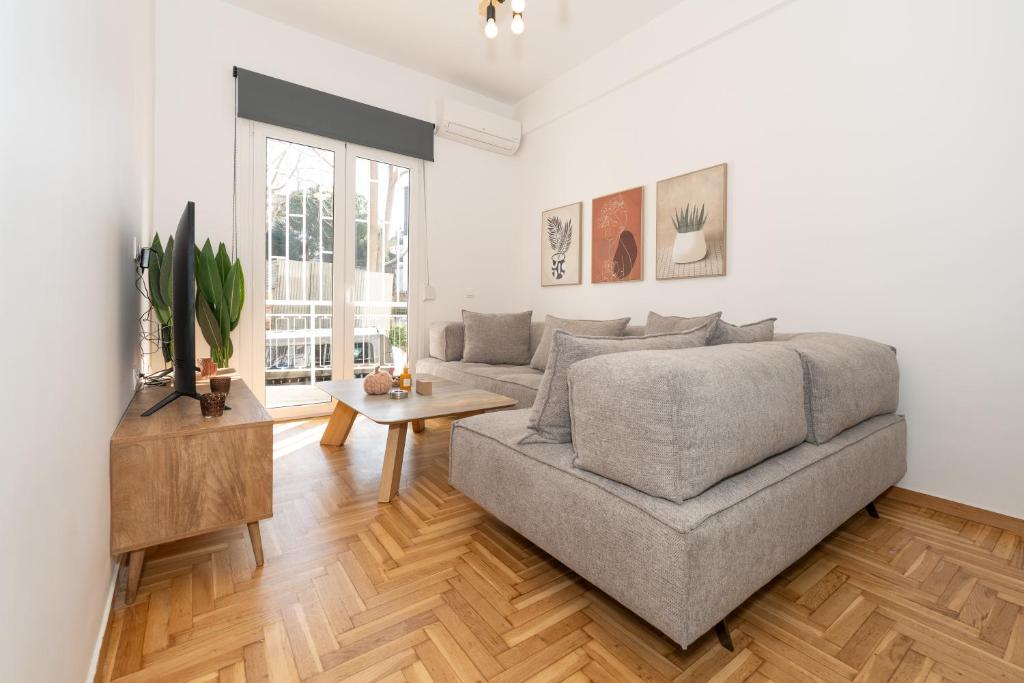 Athenian Gem, Fully Renovated 2 Bedroom Apartment Near Acropolis, Athens (updated prices 2025)