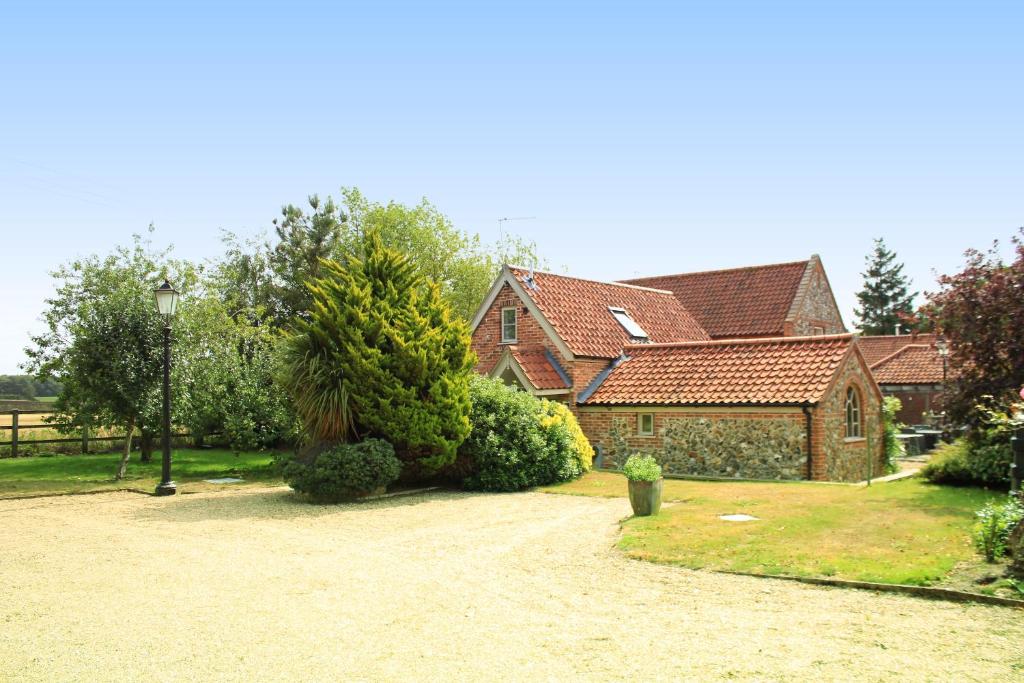 Woodman's Farm, Norwich (updated prices 2025)