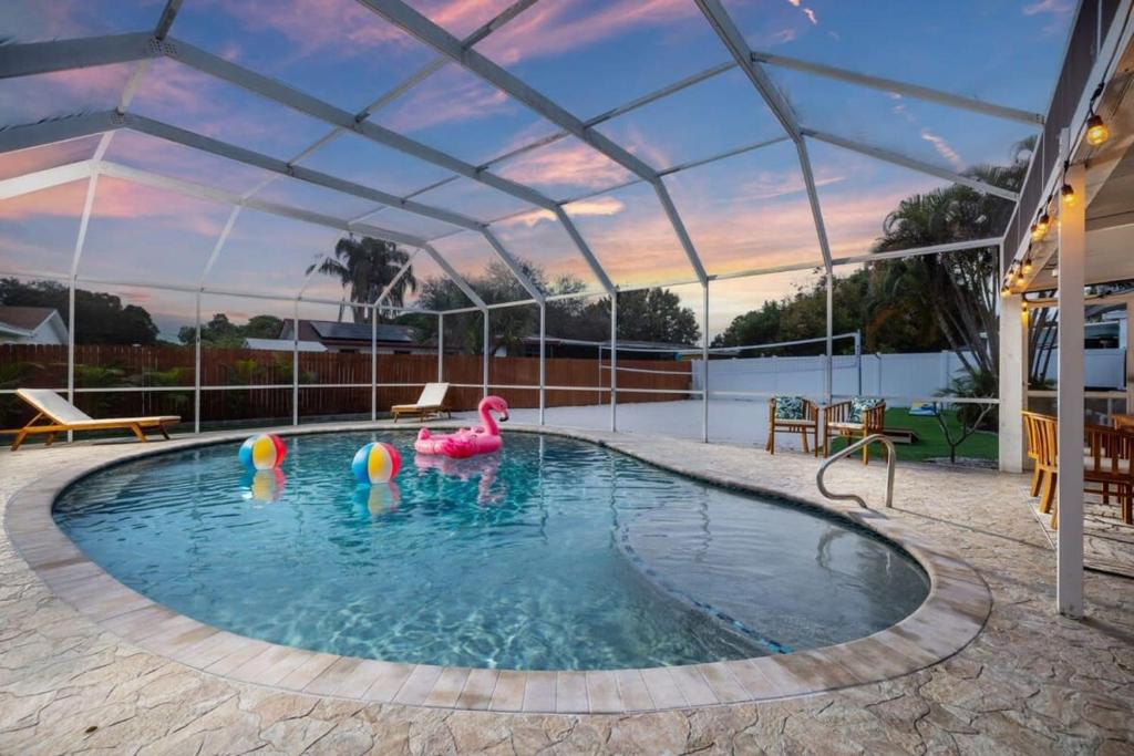 5 Mins 2 Beach~Golf Simulator~Heated Pool~Gameroom, Redington Shores ...
