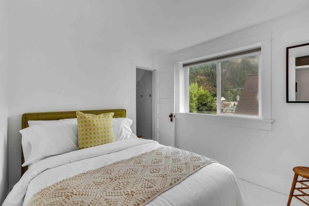 Where We Roam Log Cabin with Mountain Views, Kellogg (updated prices 2025)