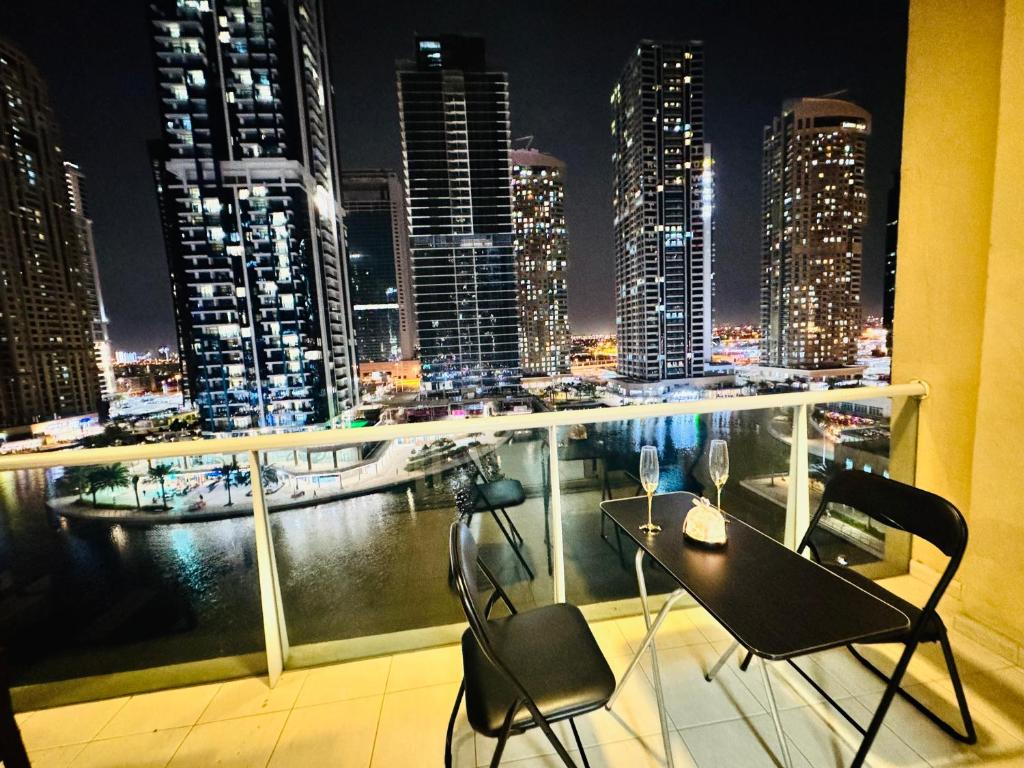 Lake view tower, Dubai (updated prices 2024)