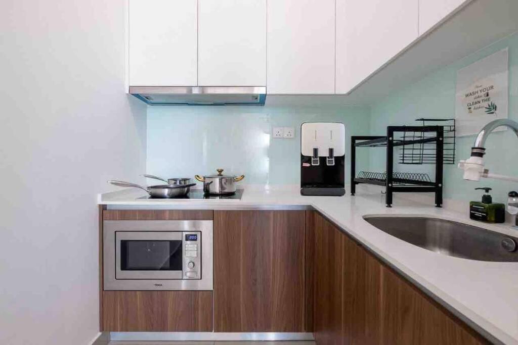 Muji Home Lavile KL Sunway Velocity 双威永乐城中文房东Pool, Kuala Lumpur ...