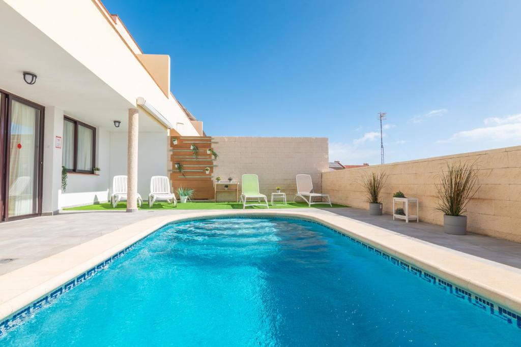 CASA LOS TEJALES with climatized private pool, El Médano (precios ...