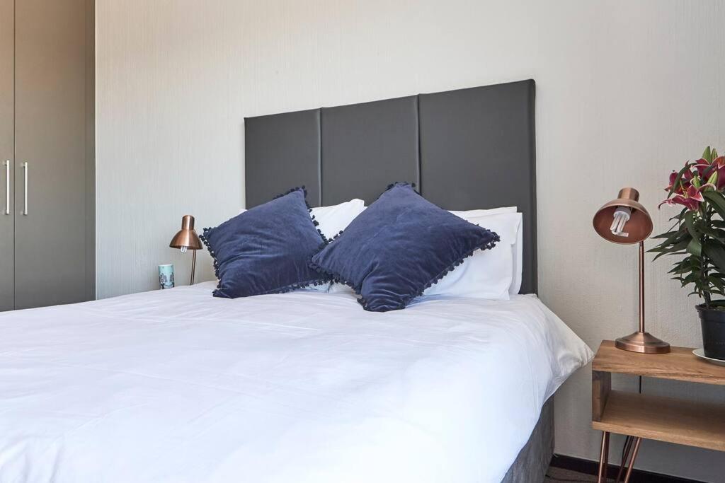 247@SoHo broAdacres:(Broadacres luxury apartment), Sandton (updated ...