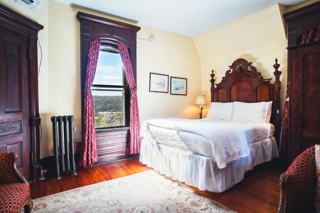 Cedar Crest Inn, Asheville (updated prices 2025)