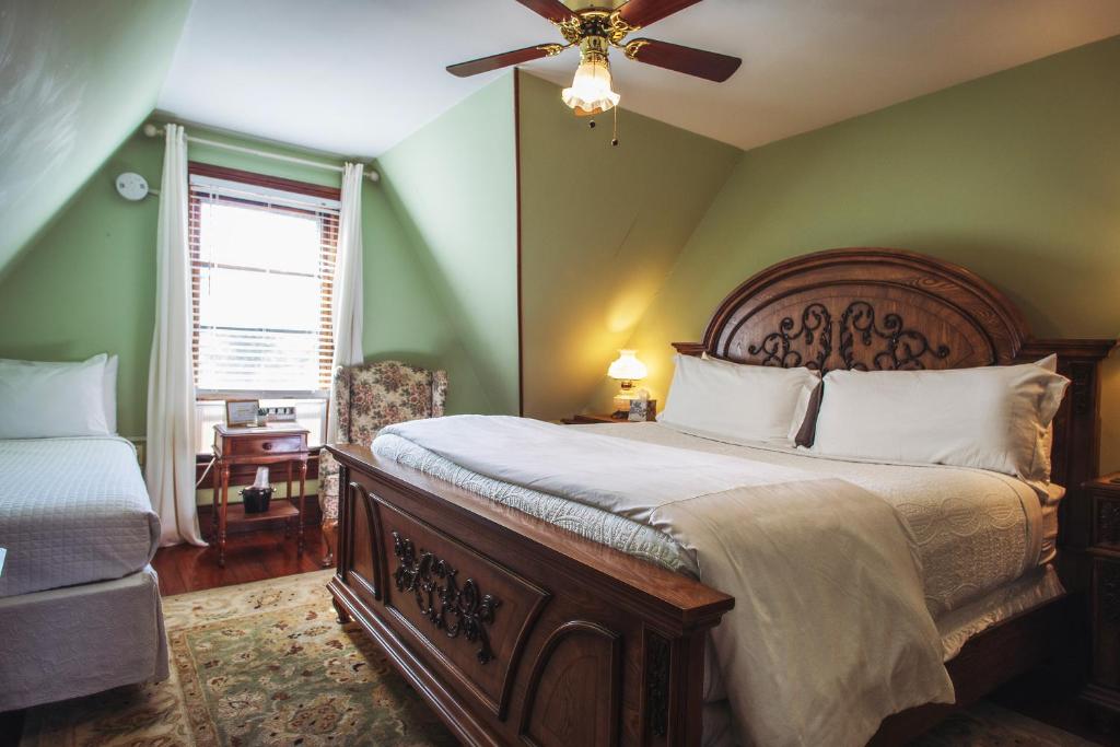 Cedar Crest Inn, Asheville (updated prices 2025)