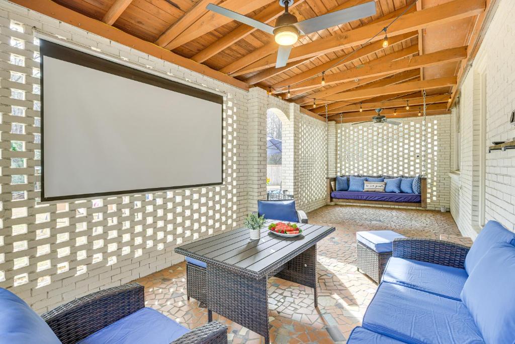 Stylish Home with Pool, 5 Mi to Bryant-Denny Stadium, Tuscaloosa ...