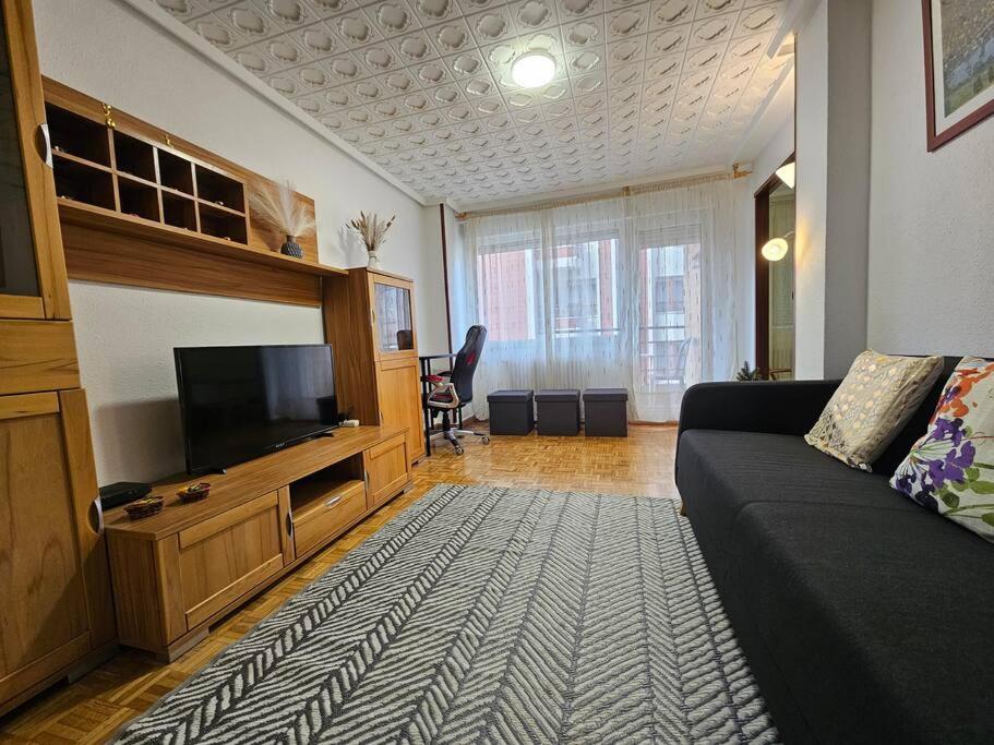 Kirche 1A118, Gijón (updated prices 2025)