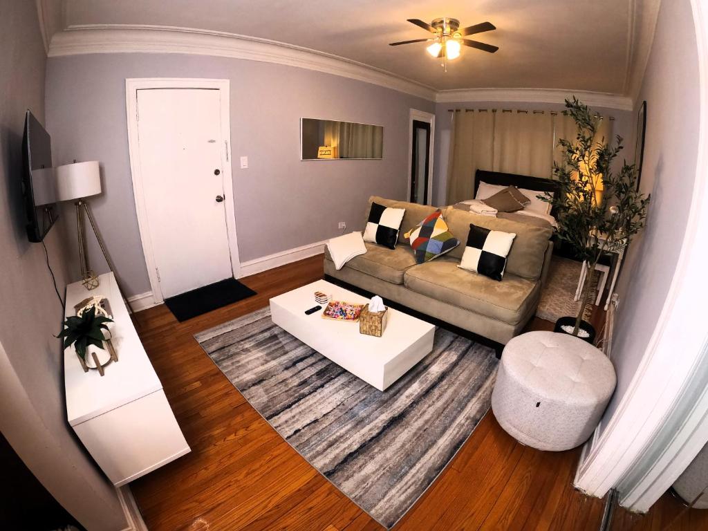 Cozy studio near lake Michigan, Chicago (updated prices 2025)