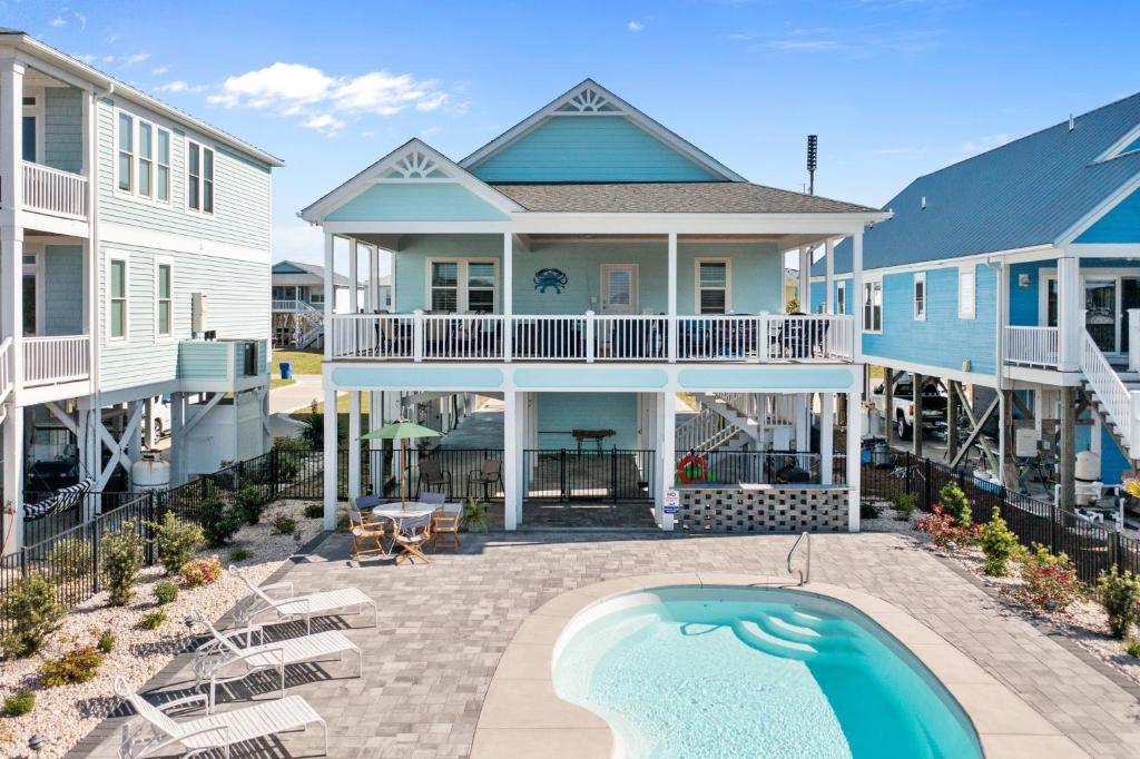 Private Deep Water Dock and Pool with Inlet Views, Oak Island (updated ...