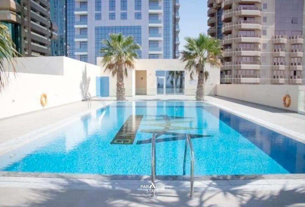 Burj Khalifa Views - High Floor with Sea & City Views - AA Tower, Dubai ...