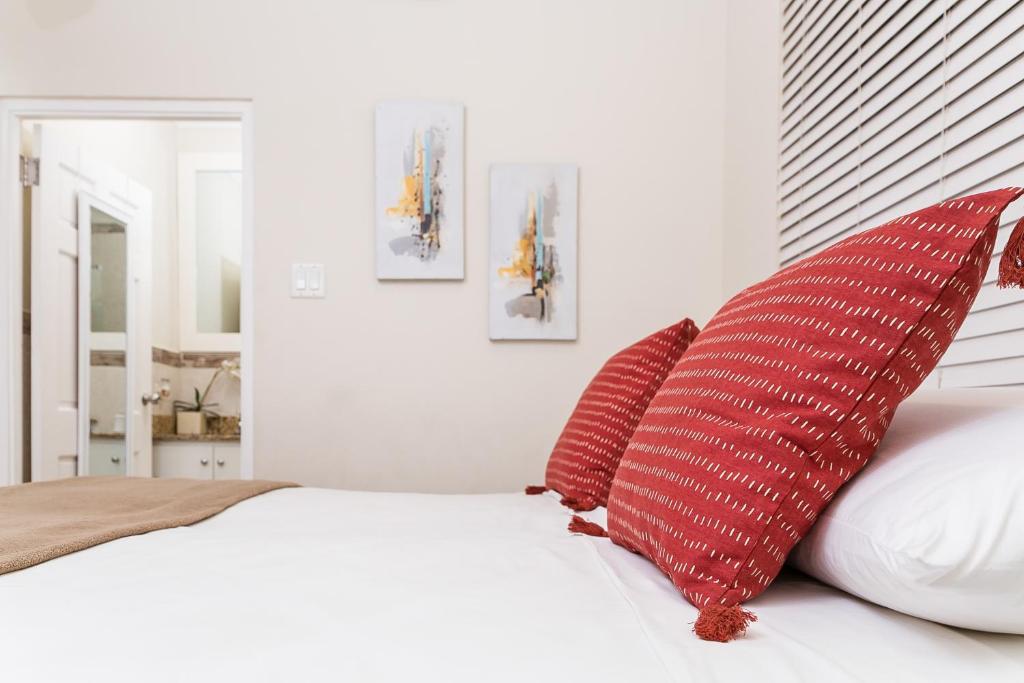 Botanic Bliss Living in Kingston, Kingston (updated prices 2025)
