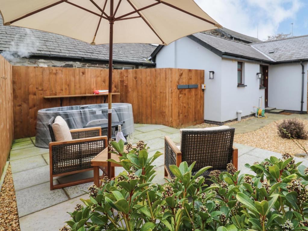 Llygad Y Dydd, Bow Street (updated prices 2026)