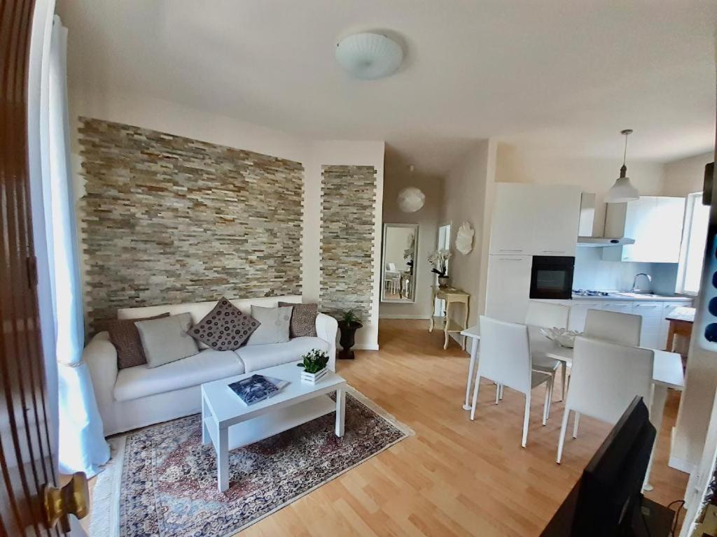 Trilocale comodo al mare di Marcelli - M318, Marcelli (updated prices 2025)