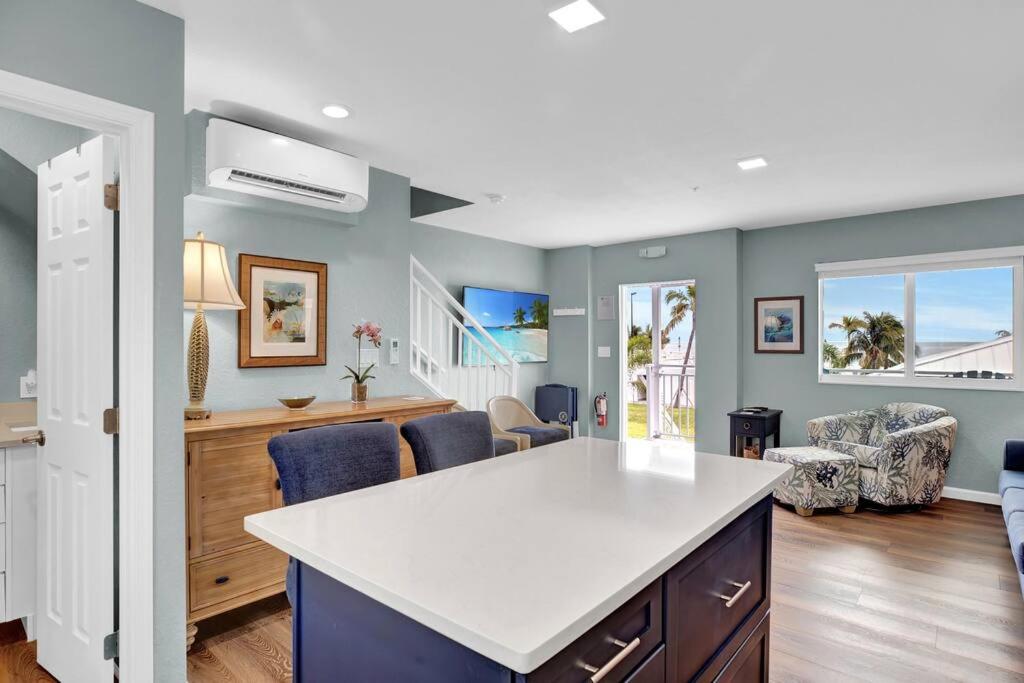 Oceans Retreat 2B 2Ba Steps to Pool Atlantic Oc, Marathon – Updated ...