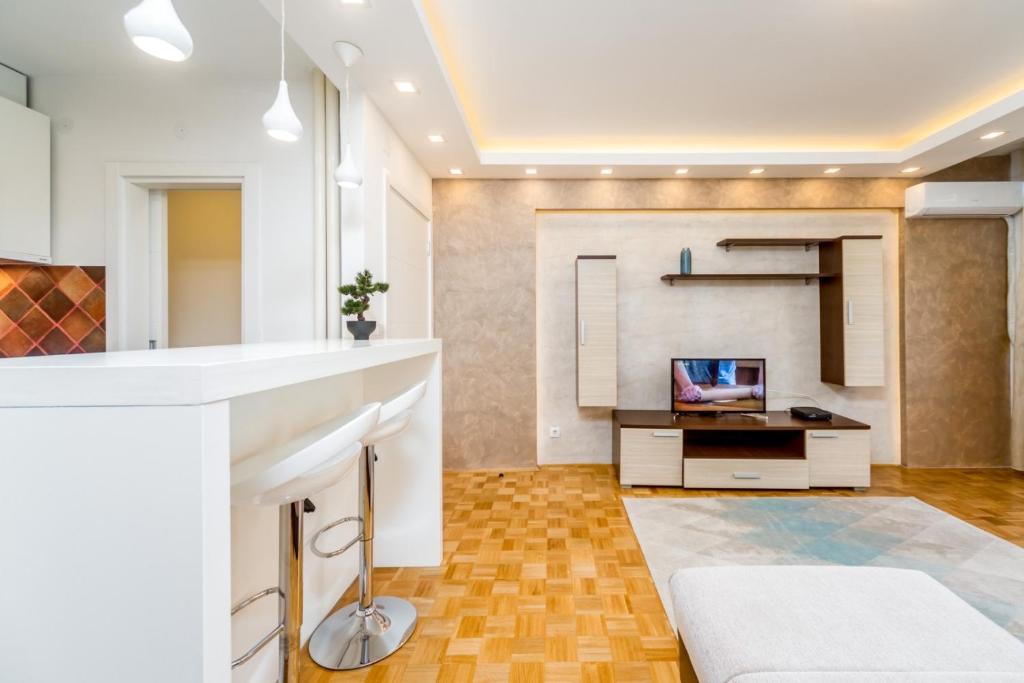 Fontana Studio, Belgrade (updated prices 2026)