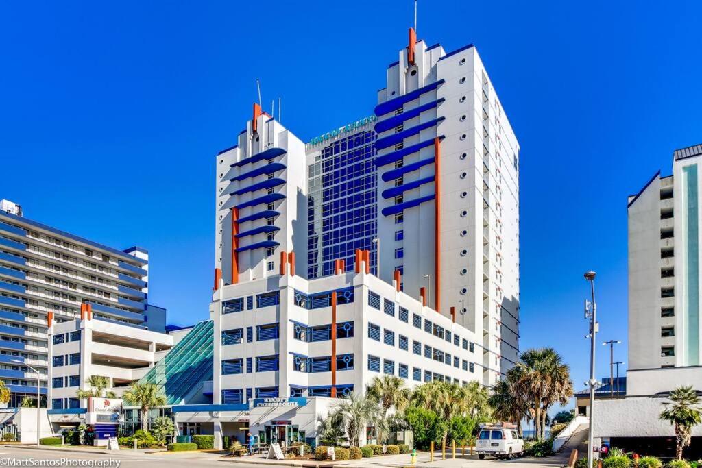 ** March Specials ** Beautiful Efficiency Condo in Ocean Front Building ...