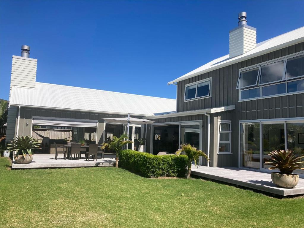Matarangi Beach Retreat, Matarangi (updated prices 2026)
