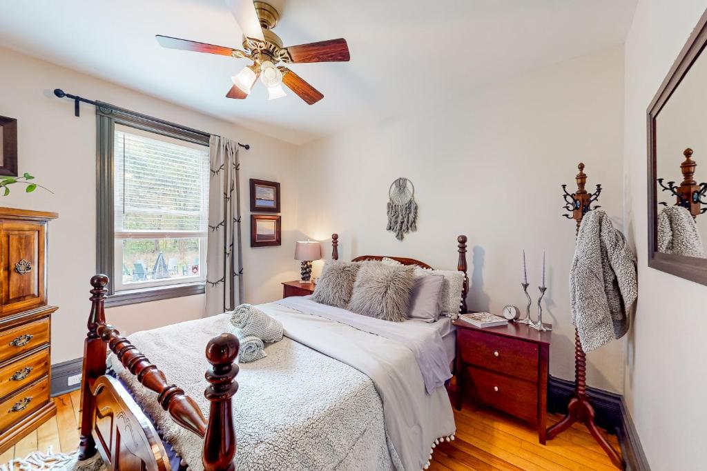 Pura Via: Zen Veranda - Suite A - Bed and Breakfast, Blue Mountains ...