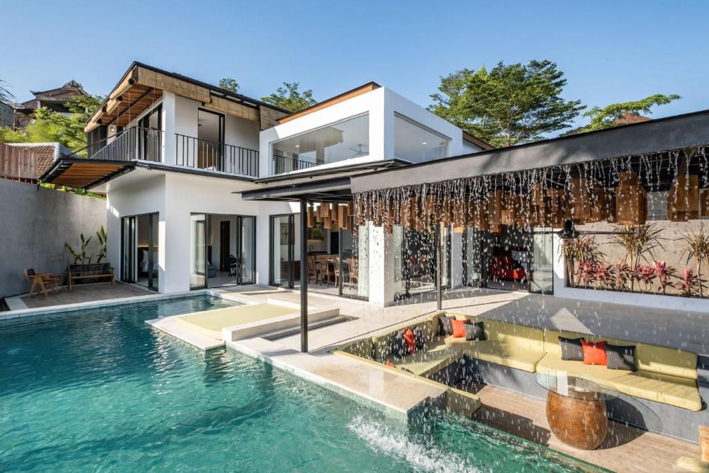 Villa Cakra - 4 bedroom Luxury Villa with Infinity Pool and Paddy Field ...