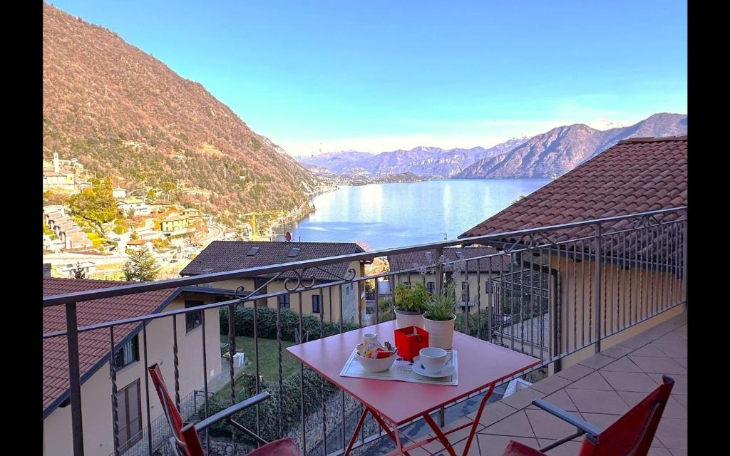 LORY LOFT with Lake view Balcony, Argegno (updated prices 2025)