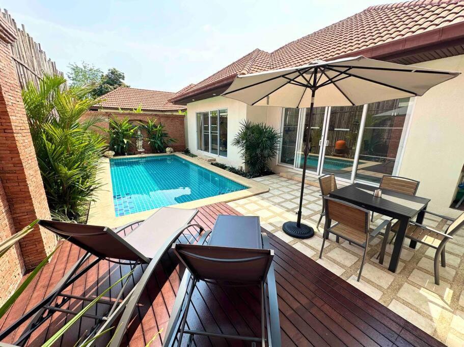 View Talay Villas - Large luxury, 2 Bedroom - private pool villa, 500m from Jomtien beach - VTV ...