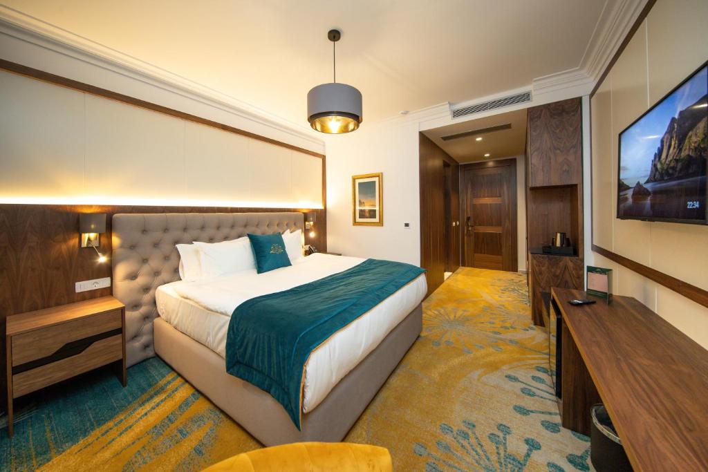 Grand Hotel Belushi, Boge (updated prices 2025)