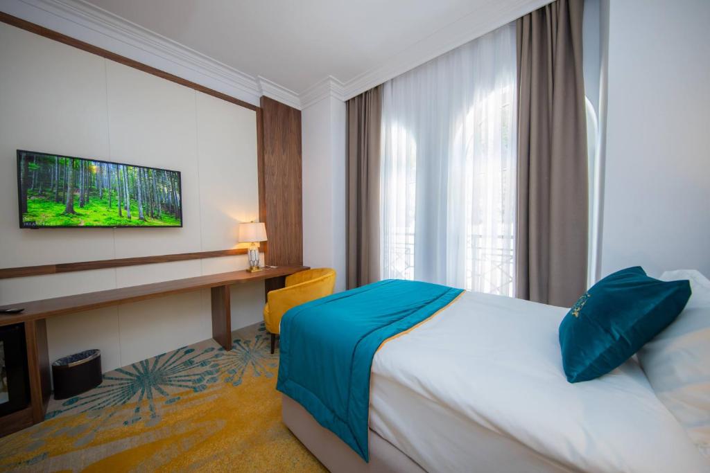 Grand Hotel Belushi, Boge (updated prices 2025)