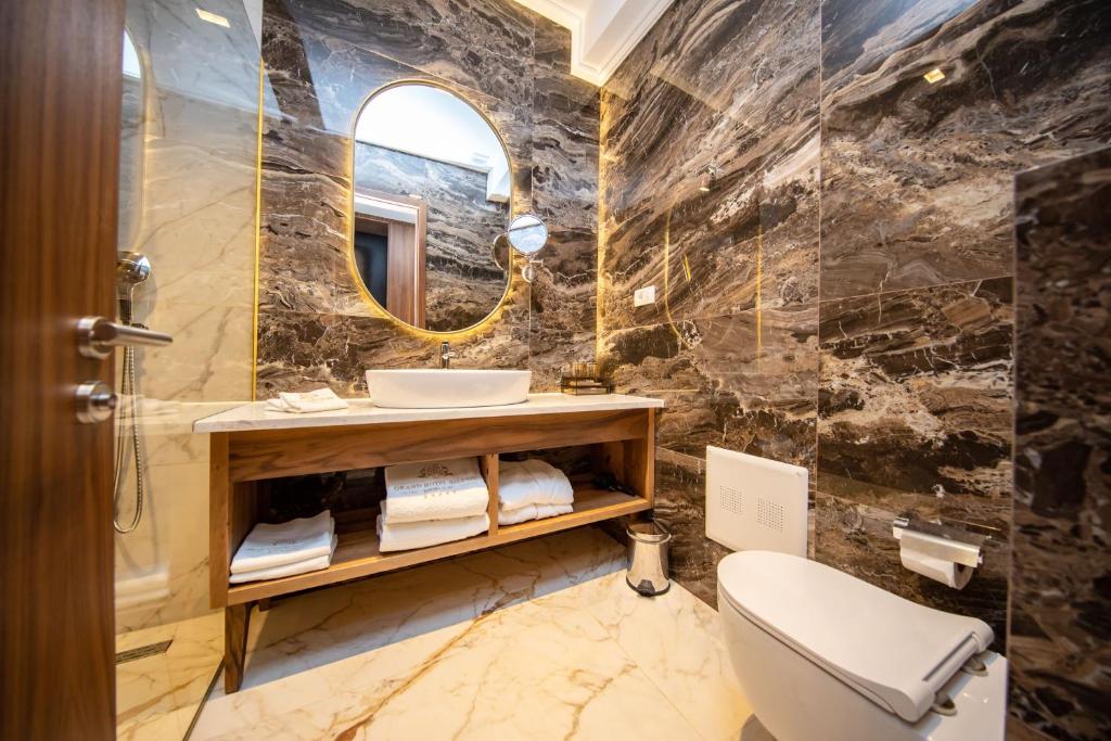 Grand Hotel Belushi, Boge (updated prices 2025)