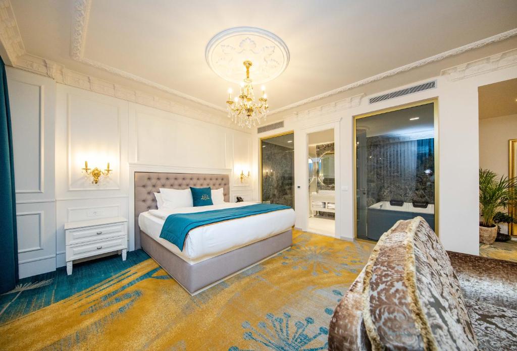 Grand Hotel Belushi, Boge (updated prices 2025)