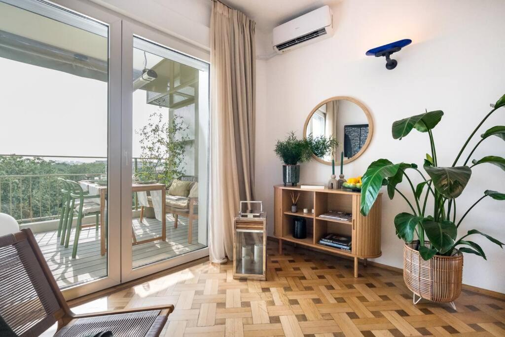 Marvelous Park View - Big Terrace - 2BDR, Bucharest (updated prices 2025)