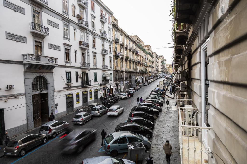 I Leoni di Rosaroll, Naples (updated prices 2025)