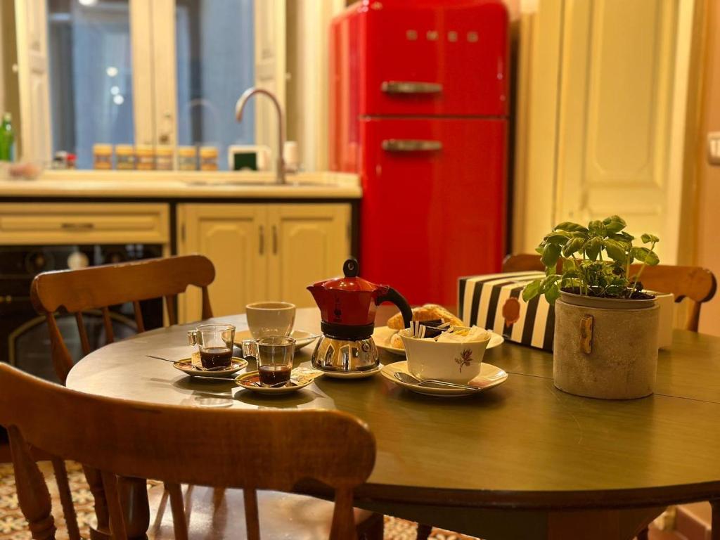 I Leoni di Rosaroll, Naples (updated prices 2025)