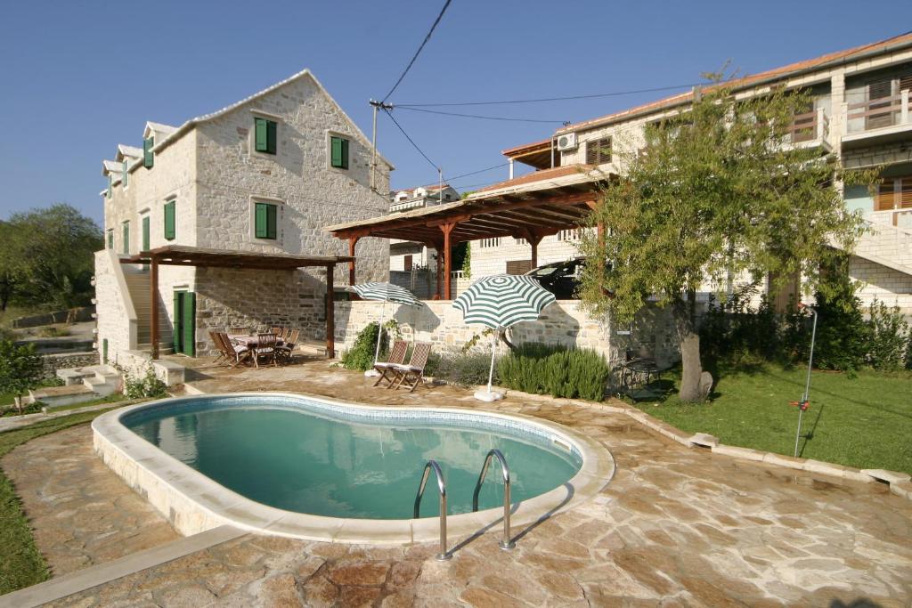 Seaside house with a swimming pool Sumartin, Brac - 3101, Sumartin ...