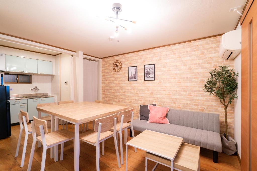 大正駅徒歩1分! 便利で静かな2LDK一軒家, Osaka (updated prices 2025)