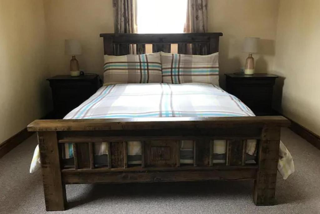 Emly - Cottage - Sleeps 6 - Parking - Garden, Knocklong (updated prices ...
