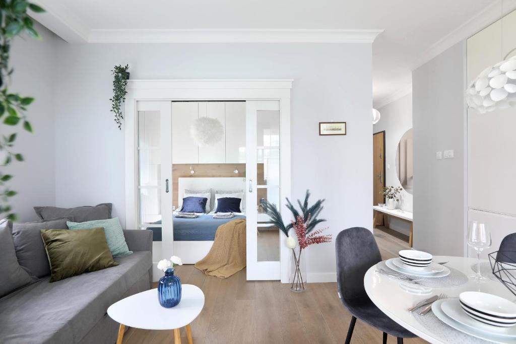 Classy 2-room Apartment with Private Garden and Air Conditioning- Old ...
